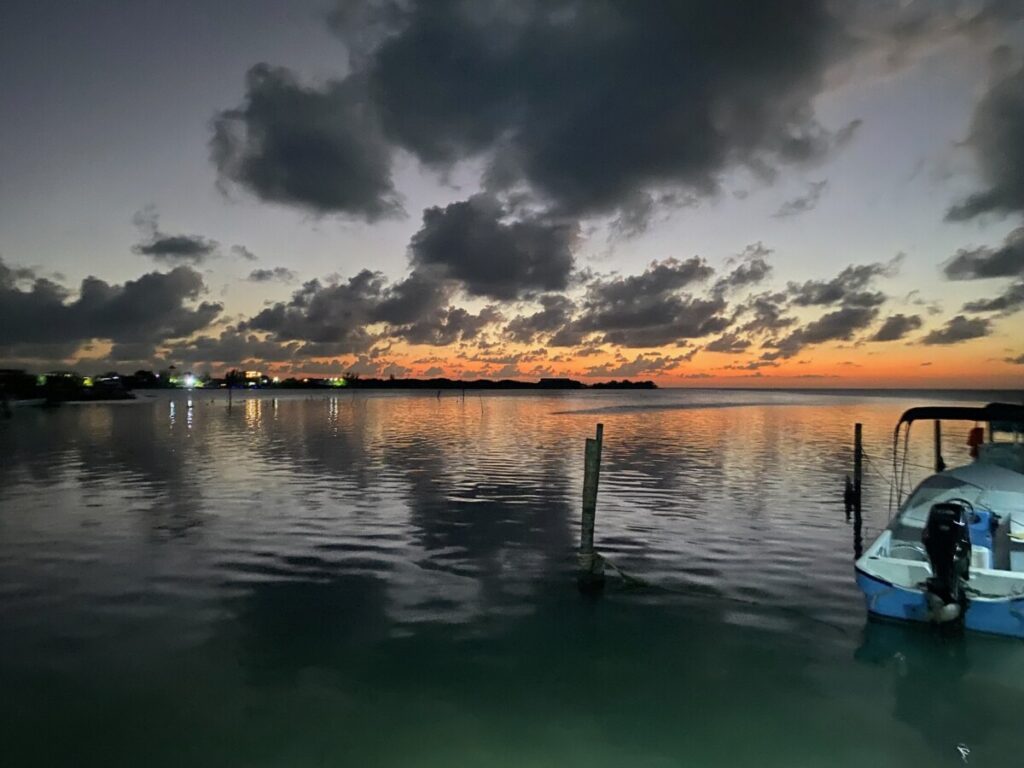 The best bars in Caye Caulker | Jadescapades
